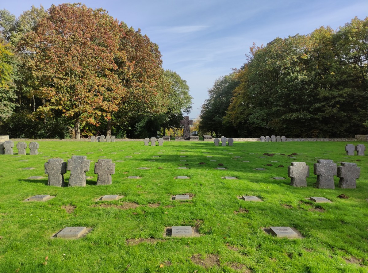 Hürtgenwald-Vossenack, Soldatenfriedhof – Sehenswertes in…